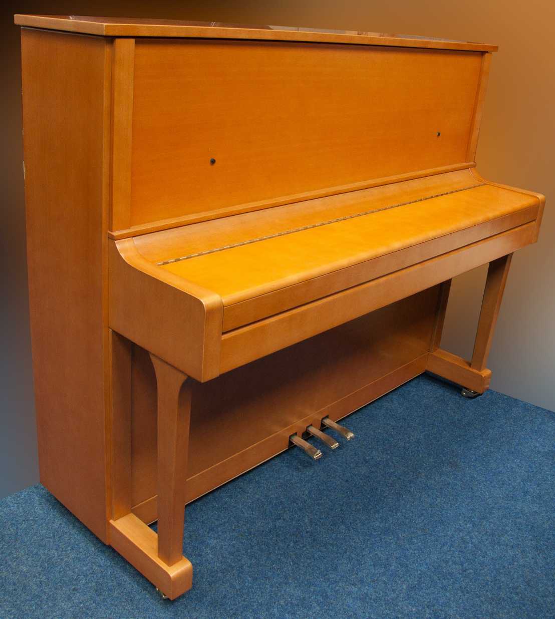 Roberts Pianos