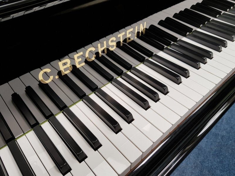 Roberts Pianos