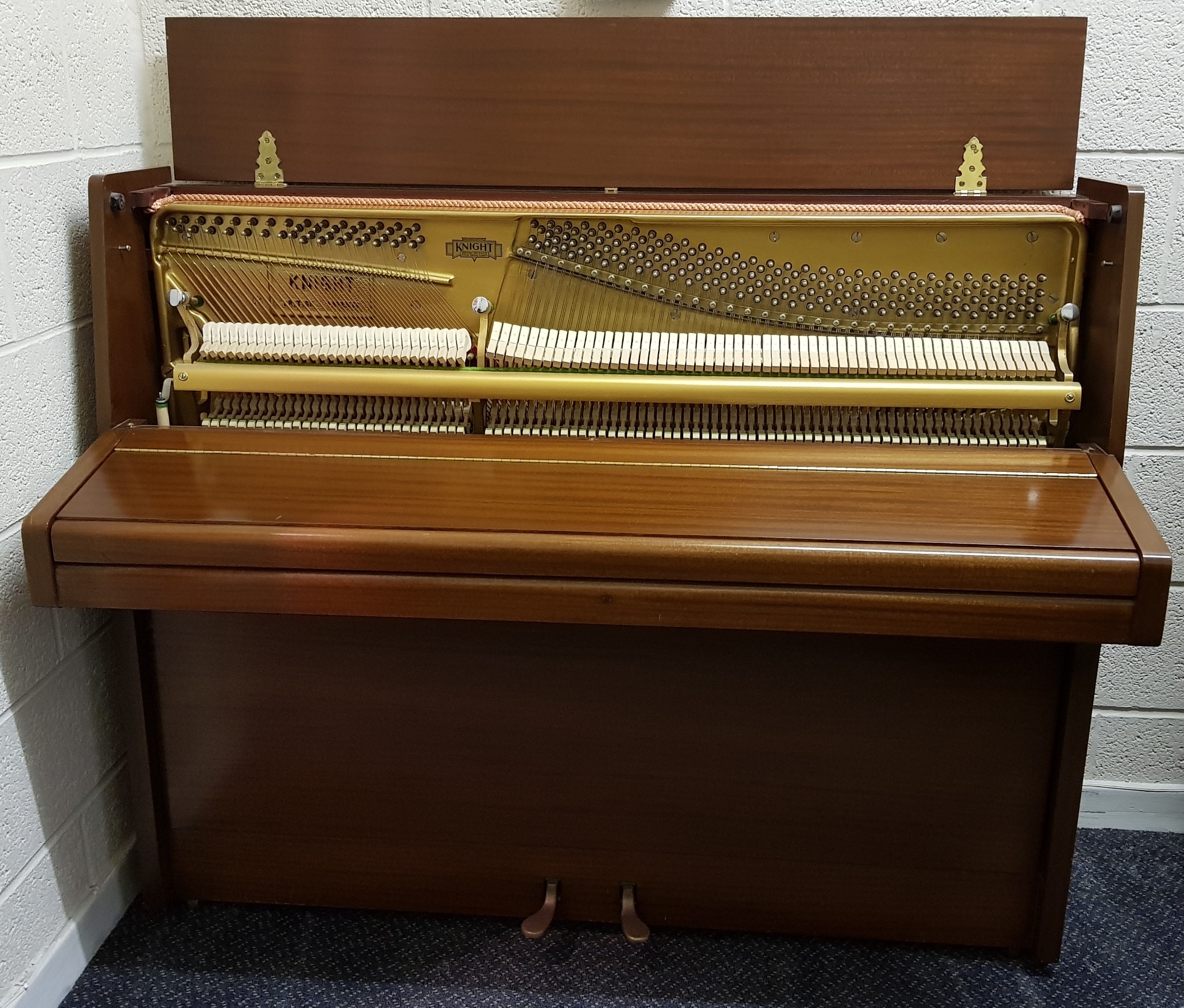 Roberts Pianos