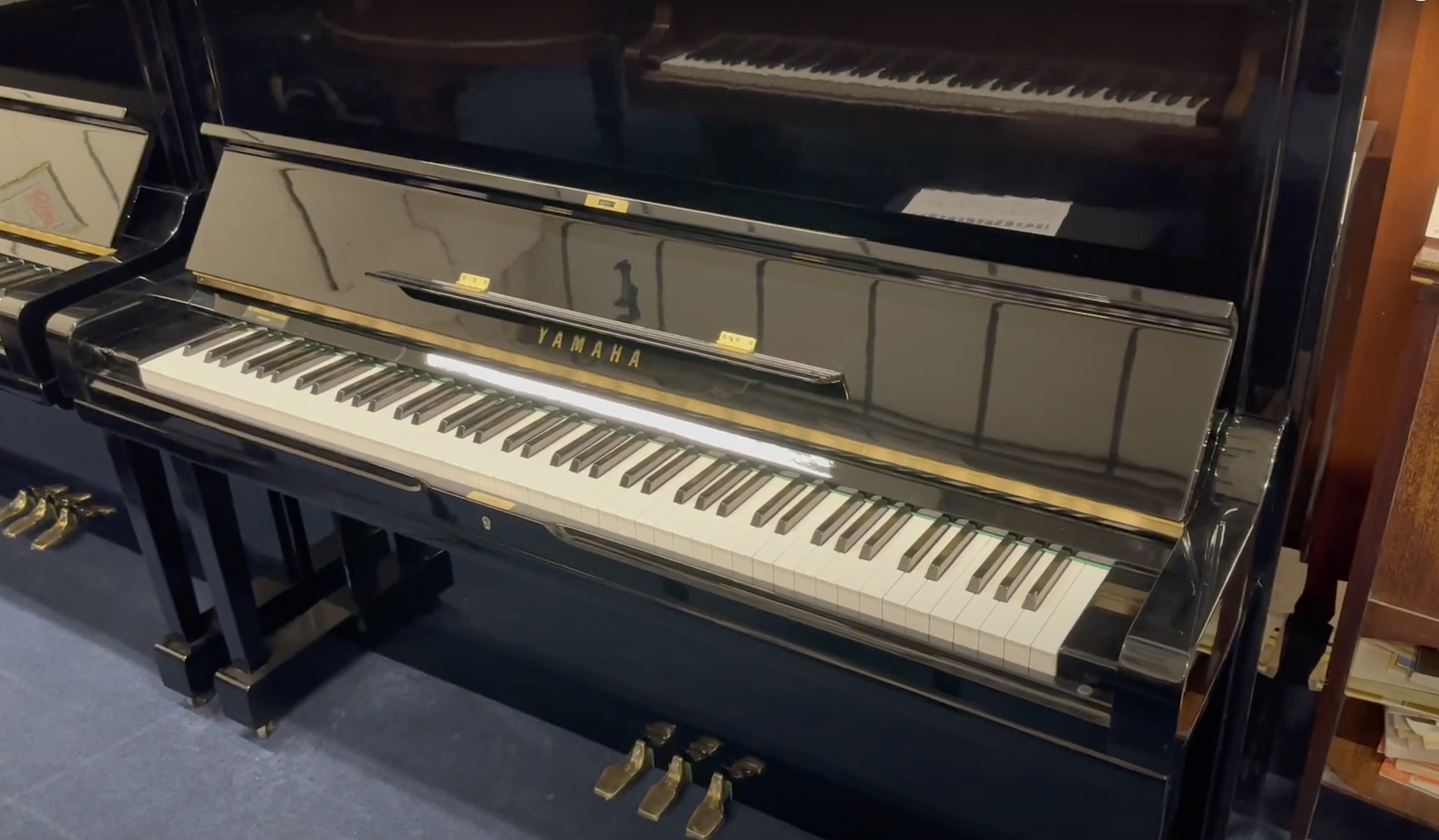 Roberts Pianos